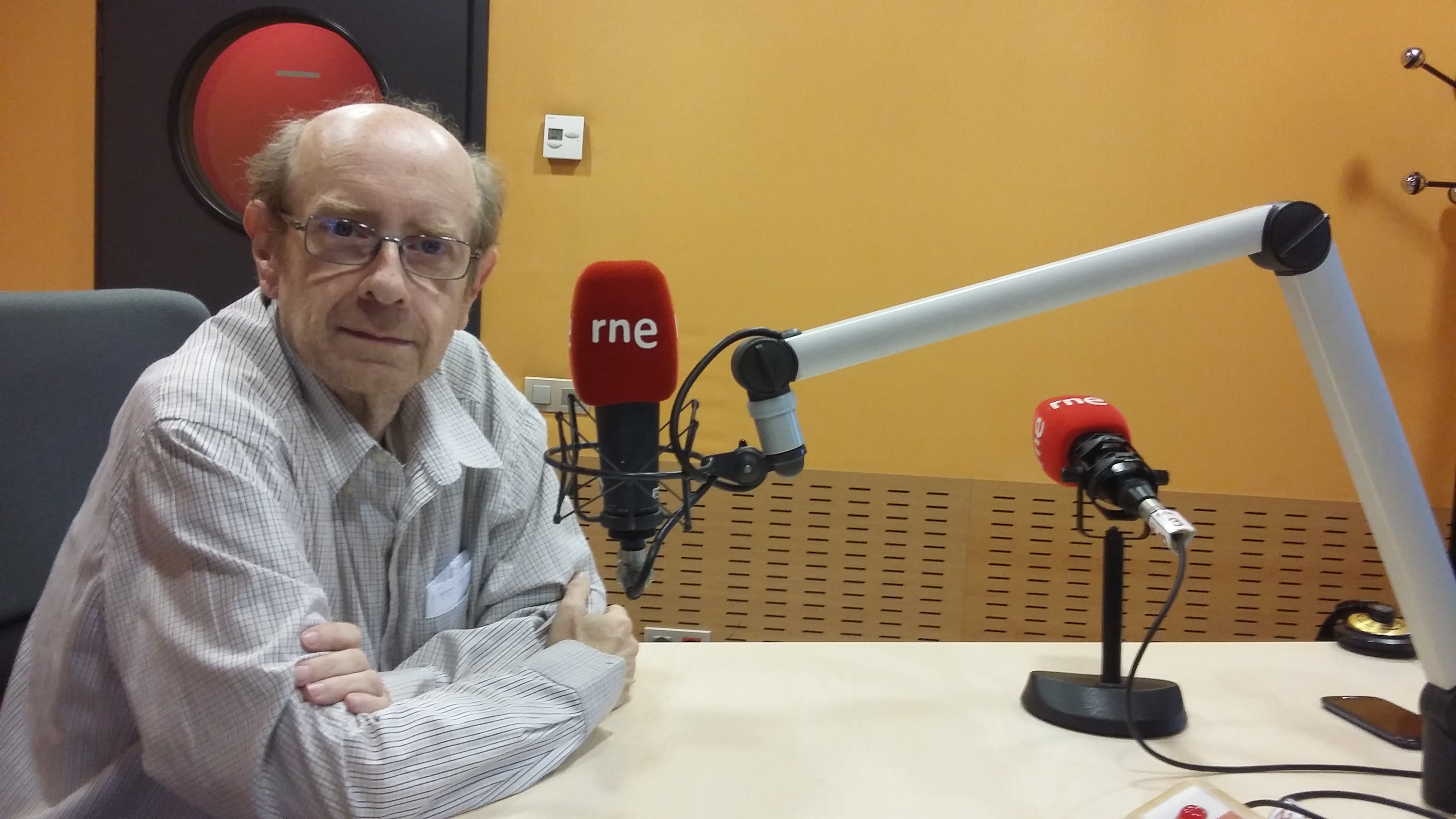 La Academia de la Radio premia al creador de Radio Serrania de ...